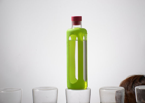 Customized Double Wall Borosilicate Glass Water Bottle With Silicon for Sport