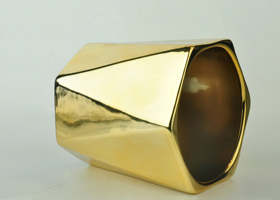 Gold Color Hexagon ceramic candle containers , decorative candle holders For Candle Wax