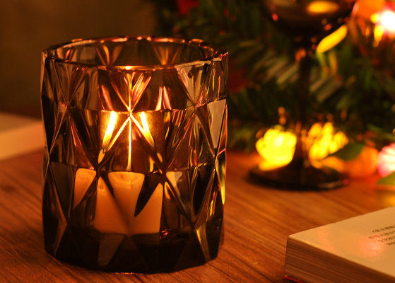 Handmade Candle Holders Glass , Dimond Glass Candle Jar Customed Color