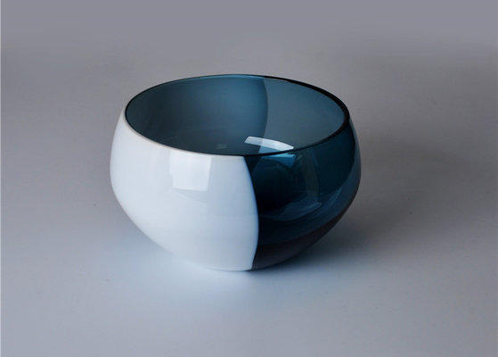 Unique Color Material Dessert Glass Bowls , Beautiful Decorative Glass Bowls For Salad