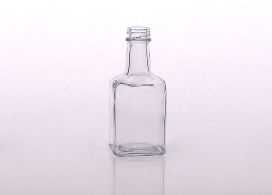 正方形の長方形の形のリード拡散器の香水のガラス ビン高く白い材料