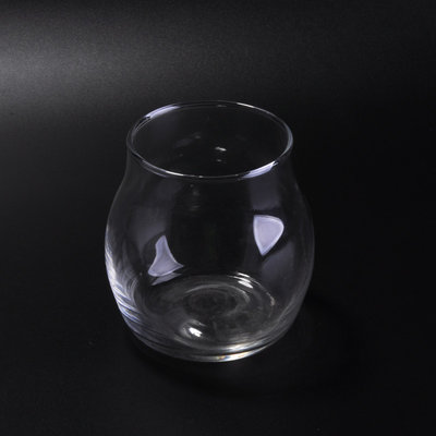 Round glass jar for scented candles by handmade processing way