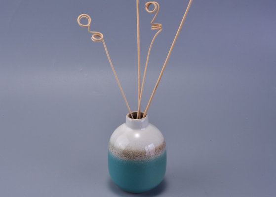 贅沢な陶磁器の空の拡散器はアロマセラピー家オイルの拡散器の変移の艶出しのびんをびん詰めにします
