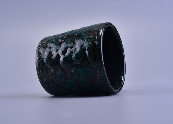 V Shape Wedding Round Soy Candle Jar Ceramic Dark Green Colored Glazing