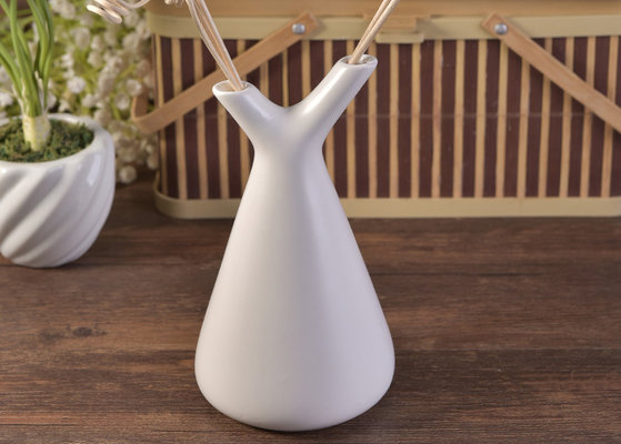 White Empty Diffuser Bottles , Ceramic Essential Oil Diffuser With Rose & Sticks
