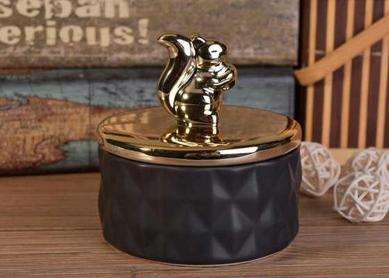 Matte Black Diamond Ceramic Candle Jars With Gold Animal Lids For Decoration