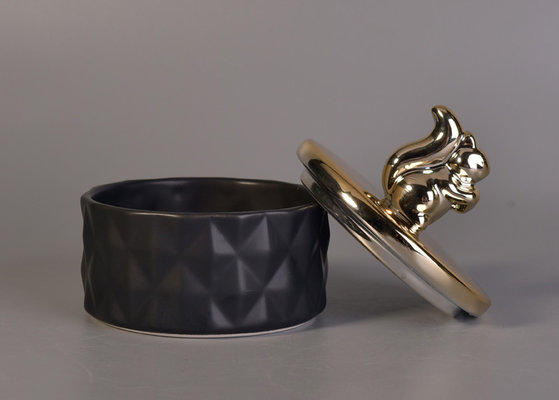 Matte Black Diamond Ceramic Candle Jars With Gold Animal Lids For Decoration