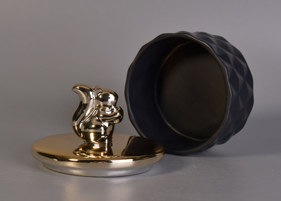 Matte Black Diamond Ceramic Candle Jars With Gold Animal Lids For Decoration
