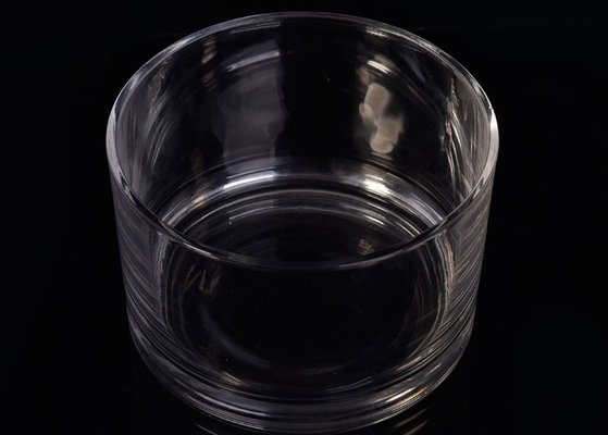 つくことのための容器、利用できる5本の灯心を作る大きく明確なガラス蝋燭