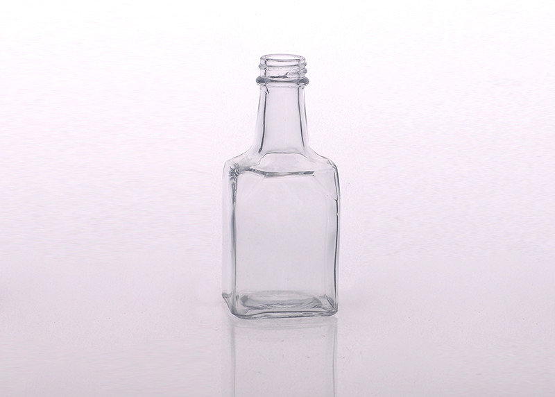 正方形の長方形の形のリード拡散器の香水のガラス ビン高く白い材料