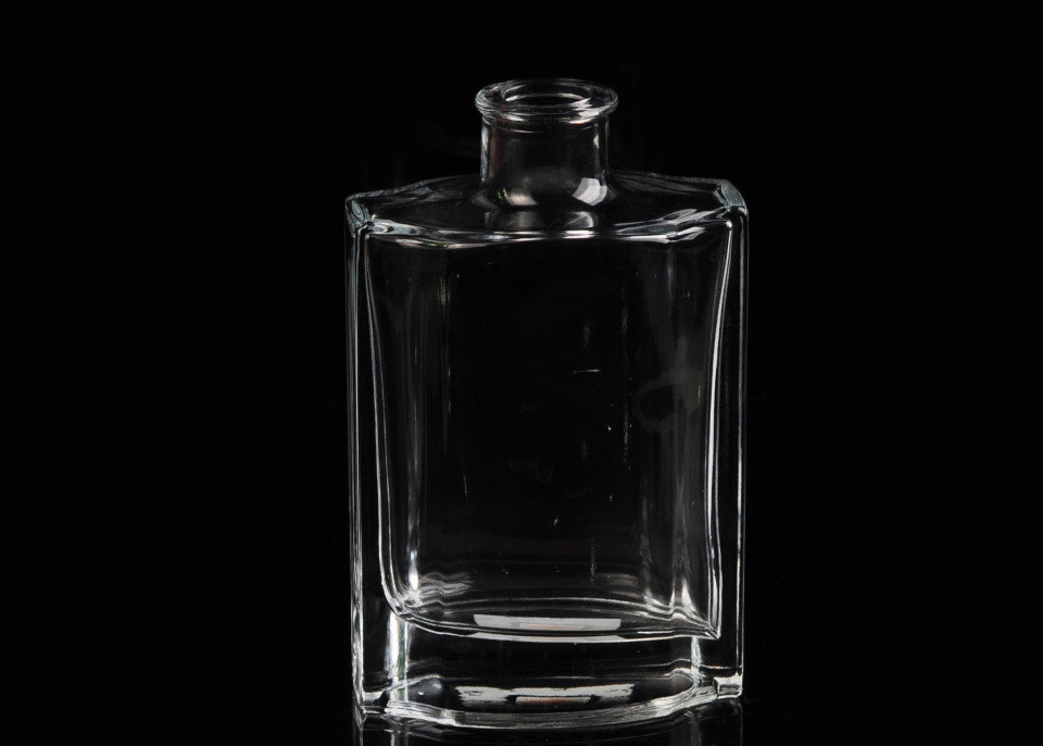 Wide Mouth Symmetrical Clear Glass Essencial Oil Bottle With Reed / Rattan