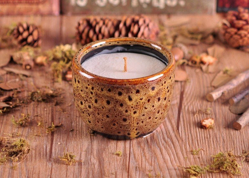 ASTM Test Passed Amber Glazed Ceramic Candle Holder with low MOQ