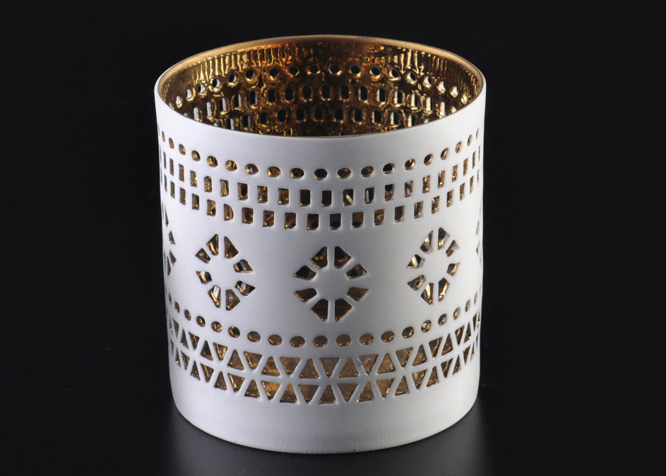 Pierced 8cm Height handmade ceramic candle holders Golden Electroplated as Wedding Souvenir