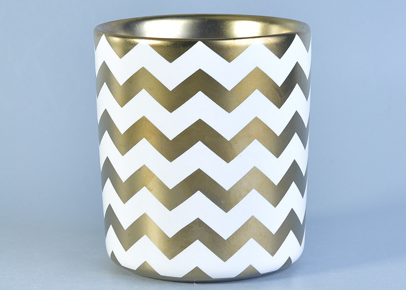 Thick wall round golden home interiors candle holders with Modern Design
