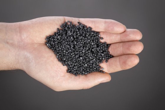 No Toxicity Plastic Black Masterbatch , Smooth Plastic Pellets For Injection Molding