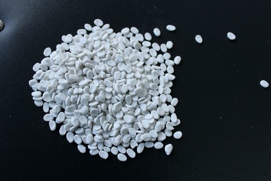 Good Dispersibility Moldable Plastic Pellets High Effectiveness Humidity Absorbing