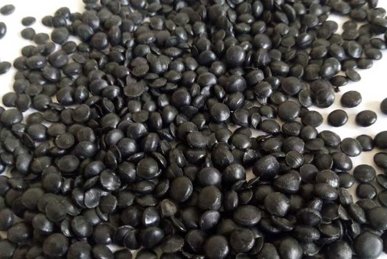 Black Color Recycled Plastic Resin High Brightness Uniform Micro Particle Diameter