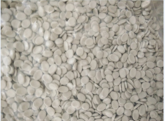 White Desiccant Masterbatch Plastic Defoaming Masterbatch For Blowing Film