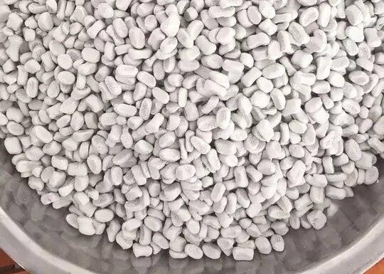 Plastic HDPE Carrier CaO Filler Masterbatch