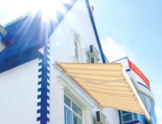 In front of  House sun shade canvas making machine