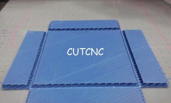 PP corrugated plastic sheet/coroplast angle V cutting machine