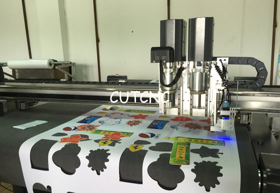 Auto-positioning against print mark cnc cutting machine