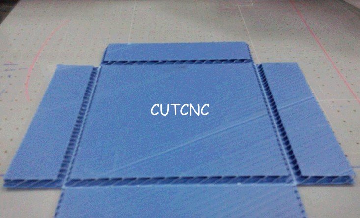 PP corrugated plastic sheet/coroplast angle V cutting machine