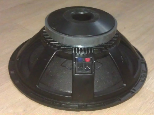 Se dobla el altavoz de subgraves activo profesional del PA de 18 pulgadas con el gabinete de la madera contrachapada del abedul