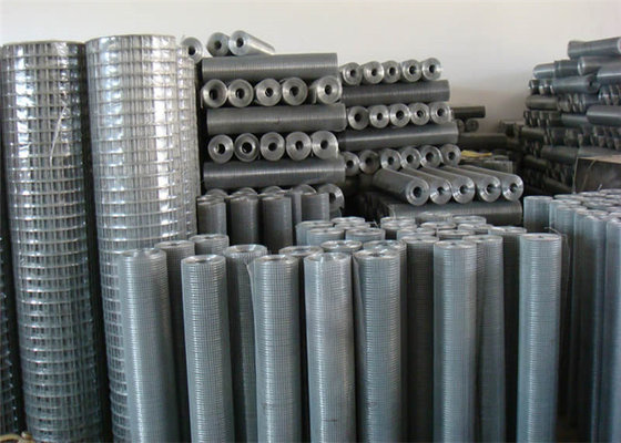 4x4 Galvanized Welded Iron Wire Material and Fence Mesh Application Game Wire Fence