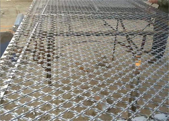 2.5mm wire diameter 75x150mm Diamond Hole Welded Razor Wire Mesh Fence