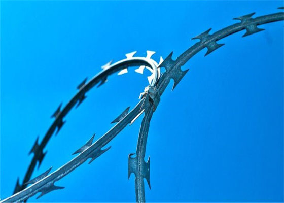 Sharp, solid, easy to install,razor blade barbed wire,Twist weaving,firm and beautiful,corrosion-resisting and oxidation