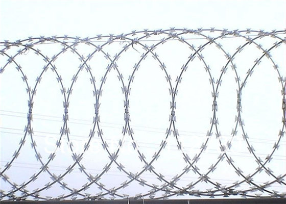 Sharp, solid, easy to install,razor blade barbed wire,Twist weaving,firm and beautiful,corrosion-resisting and oxidation