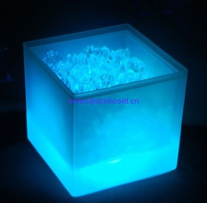 Light Ice bucket ice box ice barrel plastic cooler box Double layer ice barrel supplier