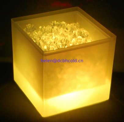Light Ice bucket ice box ice barrel plastic cooler box Double layer ice barrel supplier