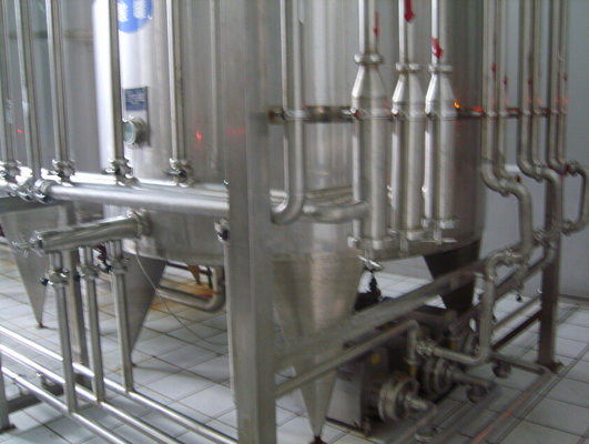 Automatisches CIP, das an der richtigen Stelle Behälter - Alkali/saures/Heißwasser säubert