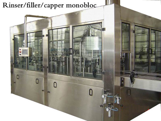 Usine remplissante de boisson complètement automatique, chaîne de production remplissante liquide avec le contrôle de PLC