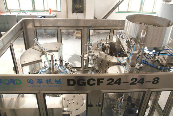 Chaîne de production remplissante automatique carbonatée par bouteille de machine de remplissage de boissons d'ANIMAL FAMILIER