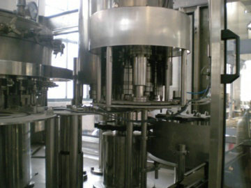 Machine de remplissage de boisson non alcoolisée d'acier inoxydable 3 dans 1 pour le jus carbonaté de boisson/fruit
