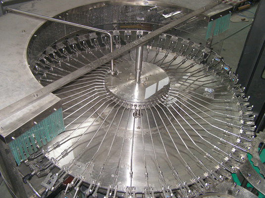 CHOYEZ la tête liquide carbonatée par bouteille de la machine de remplissage de boissons 15000B/h 500ml 50