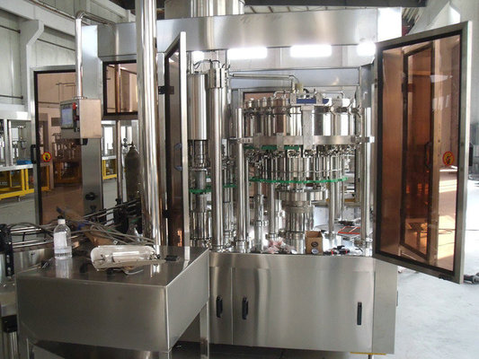 La pression équilibrée a carbonaté les machines de remplissage de boîte en aluminium de machine de remplissage de boissons 220V/380V