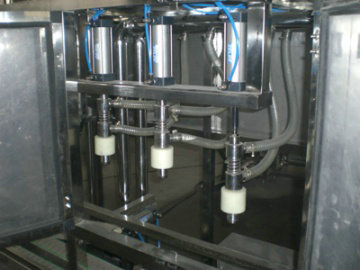 Machine de remplissage automatique de l'eau de 5 gallons rinçant l'équipement remplissant et de scellage 5KW