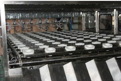 Machine de remplissage de l'eau minérale de 3 gallons, machines de remplissage en plastique de baril d'ANIMAL FAMILIER avec le contrôle de PLC