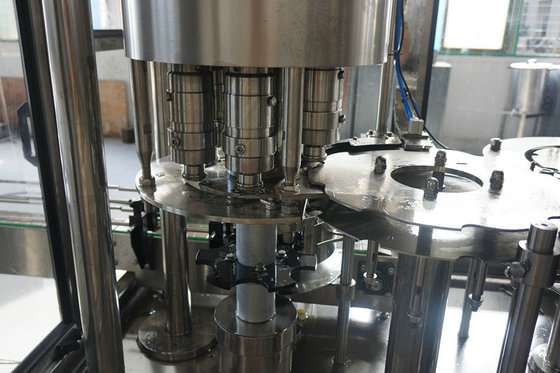 Machine de remplissage de bouteilles en verre/ANIMAL FAMILIER pour l'huile de tournesol, huile d'olive, huile lubrifiante 10000 BPH