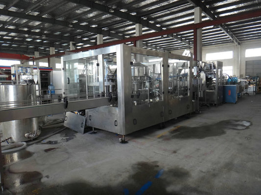 La machine de remplissage automatique rotatoire d'eau potable pour les bouteilles en verre en plastique/peut