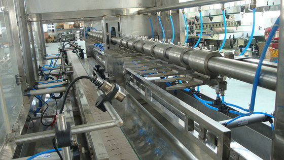 Le PLC commandent les machines de remplissage complètement automatiques de boisson non alcoolisée de machine de remplissage