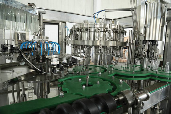 Peut équipement la mise en bouteilles de bière, usine remplissante de vin automatique aseptique et à grande vitesse