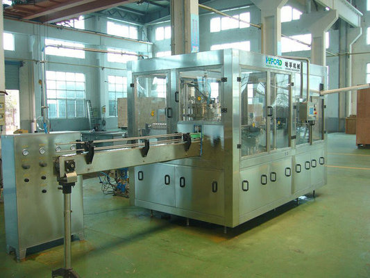 Chaîne de production remplissante rotatoire en boîte d'eau potable de machine de remplissage de boissons carbonatées