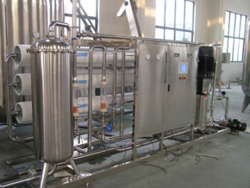 Équipement automatique de traitement de l'eau