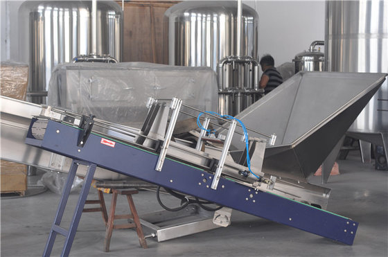 Machine de remplissage de l'eau pure de 5 gallons/usine rotatoires avec 3 dans 1 équipement de capsulage remplissant de lavage