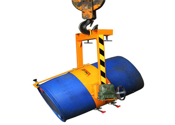 Rotated 360 Degree in Either Direction Forklift Drum Grabber , Cinch Saddle Around Drum